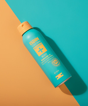 ISDIN Acniben Teen Skin Body Spray Treatment for Acne at BEAUTY BAY