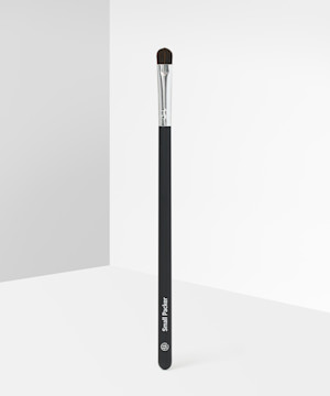BH Cosmetics Small Packer Brush at BEAUTY BAY