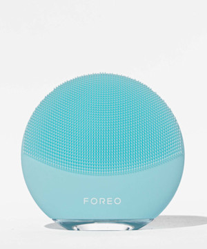Foreo LUNA™ 4 Mini Dual-sided Facial Cleansing Massager - Arctic Blue ...