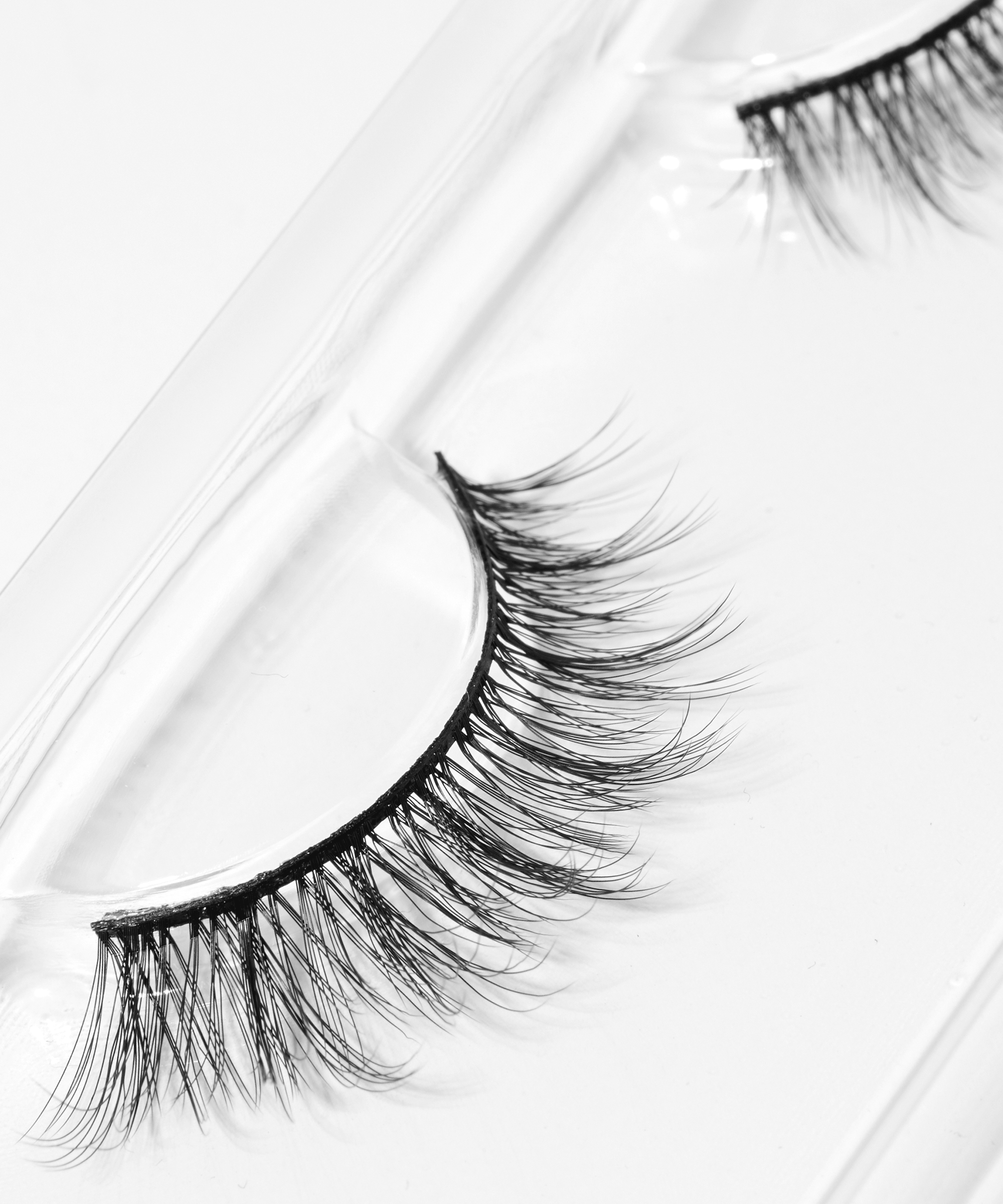 Lilly Lashes Luxury Synthetic Lite Classy Lashes at BEAUTY BAY