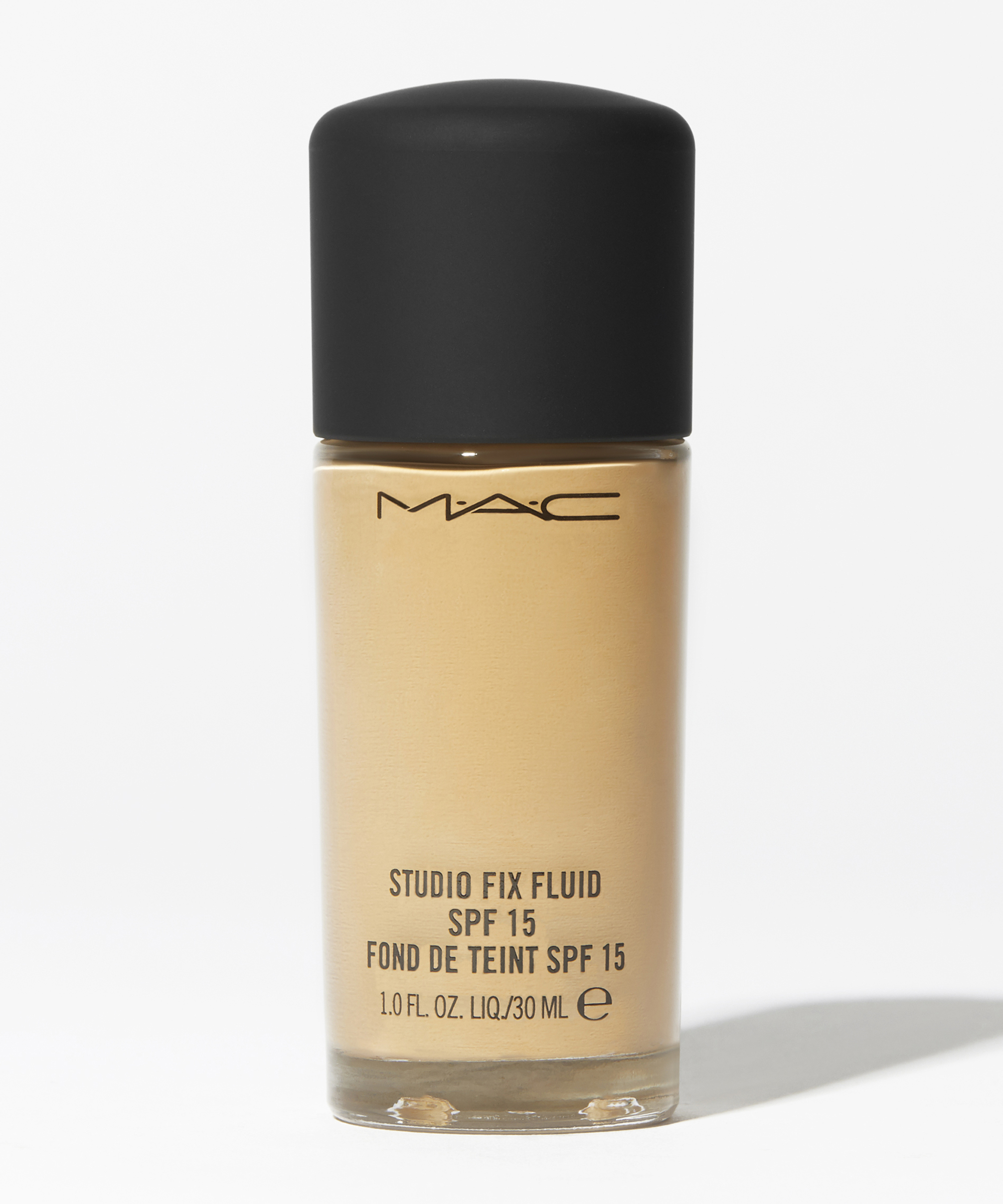 MAC Cosmetics Studio Fix Fluid SPF15 Foundation - NC20 at BEAUTY BAY