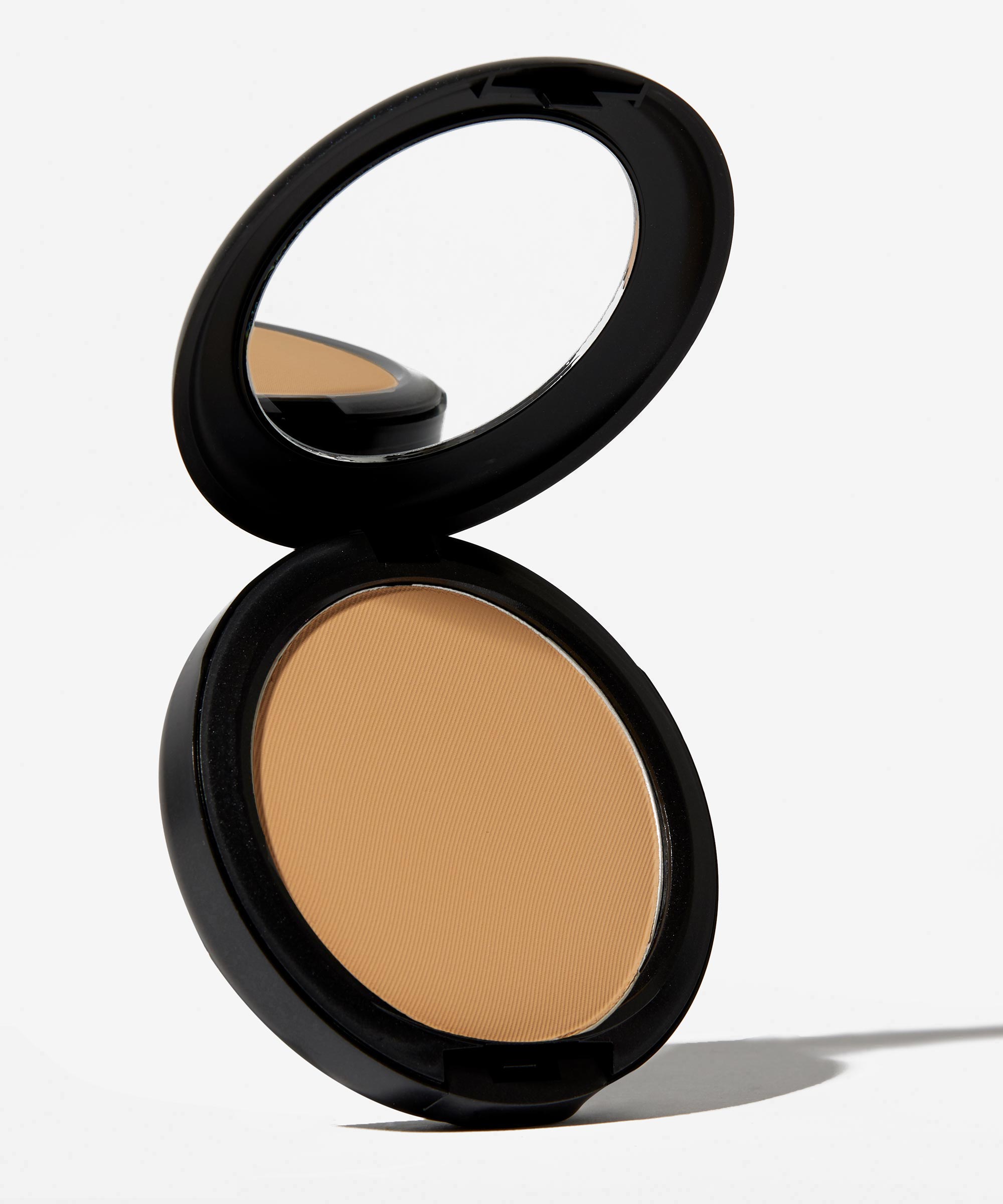 MAC Cosmetics Studio Fix Powder Plus Foundation - C40 at BEAUTY BAY