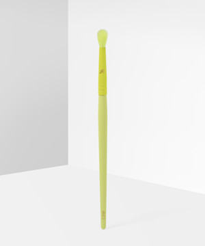 Made By Mitchell ME3 Eye Brush – Tapered Tickler at BEAUTY BAY